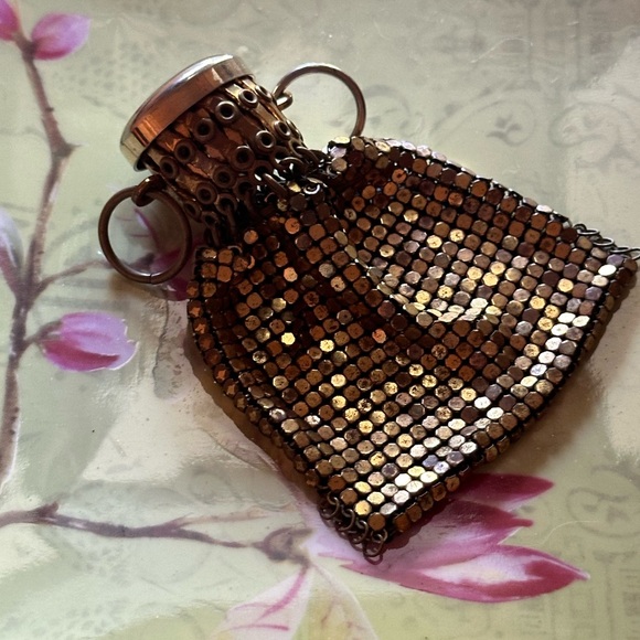 Whiting & Davis | Bags | Vintage 94s Gold Mesh Gate Top Purse Beggars ...